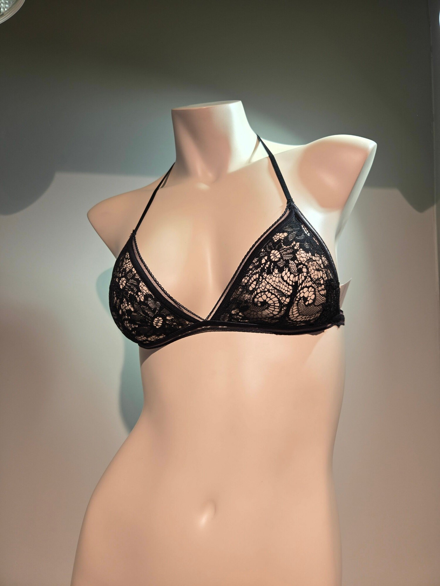 Бюстгальтер-невидимка