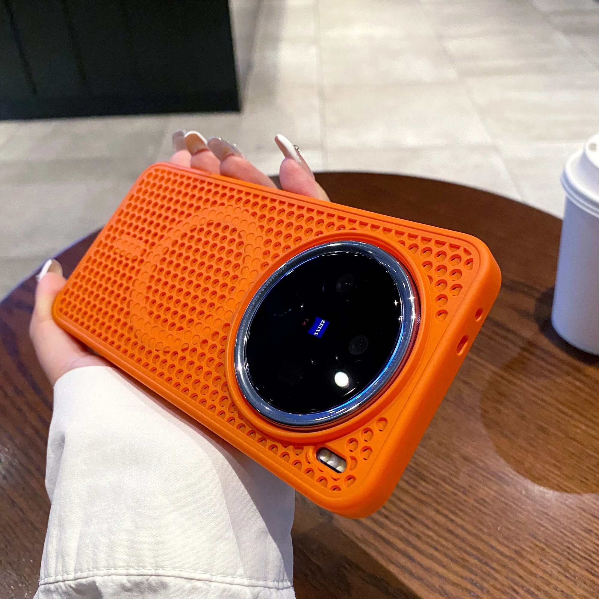 Оранжевый силиконовый чехол Vivo X200 Pro Mini с сотовой сеткой