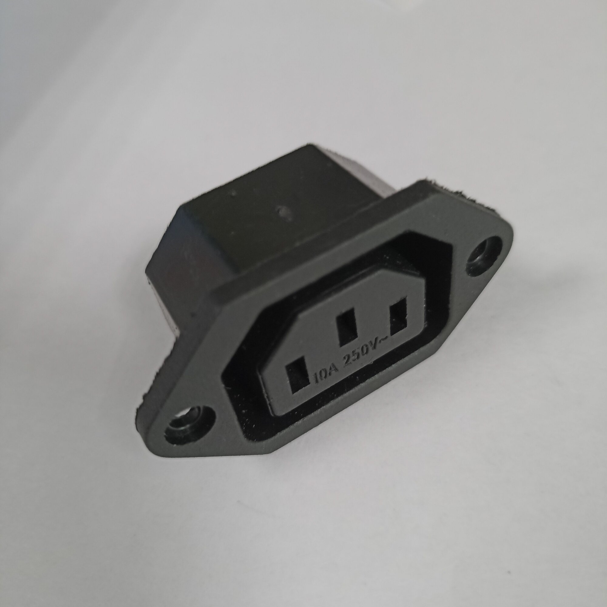 Разъём питания компьютерный IEC320 розетка на корпус