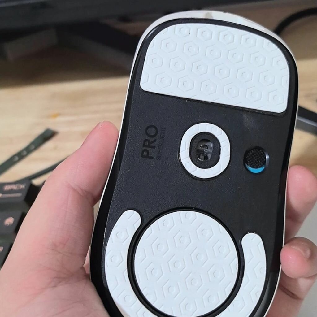 (Комплект) наклейки для вогнутых и выпуклых ножек мыши GPX 3D-белый