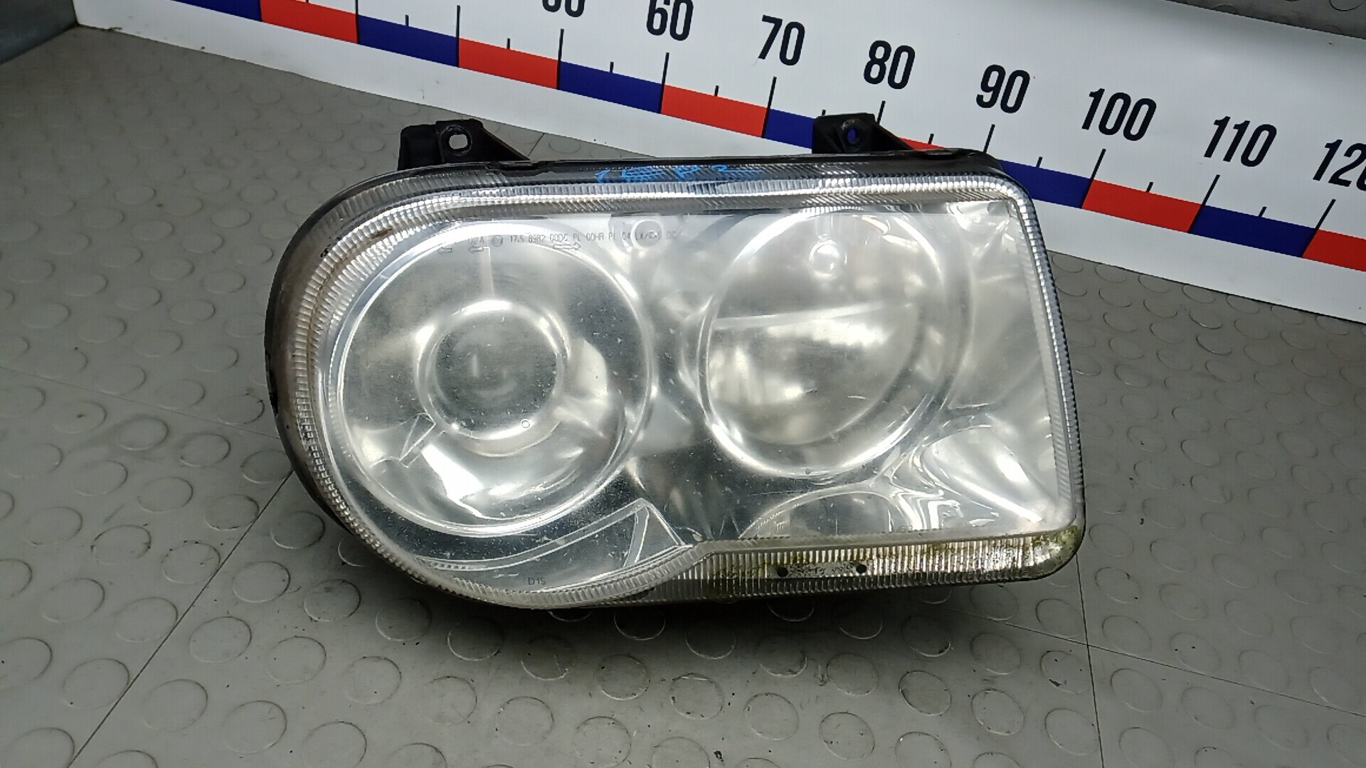 Фара правая CHRYSLER 300C 1