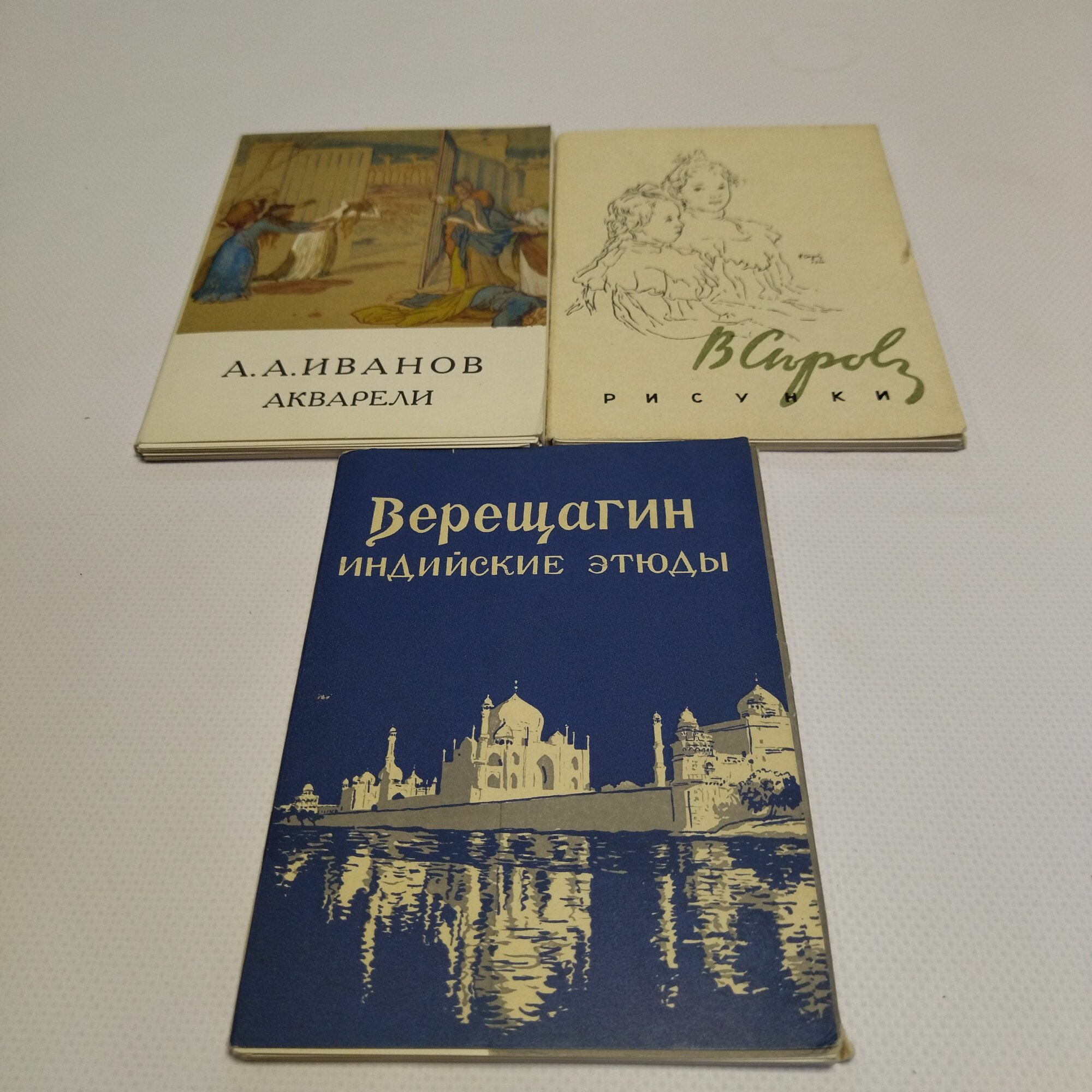 3 набора открыток с рисунками