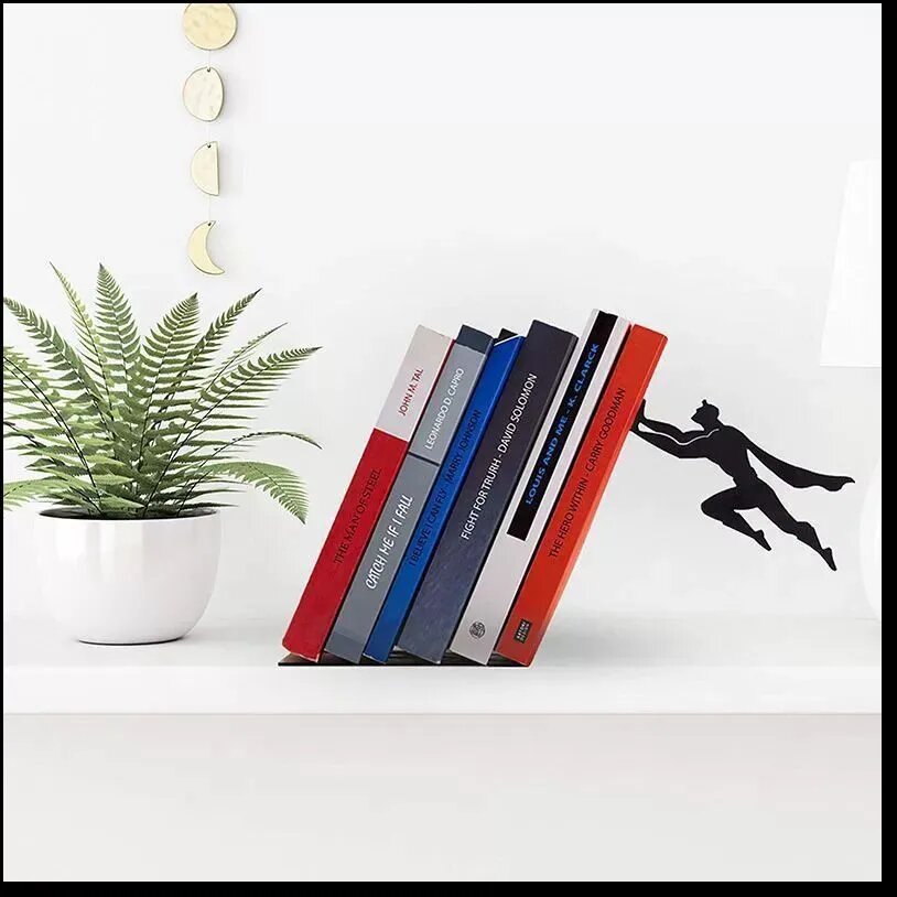 Креативная книжная полка. Внешность супермена.