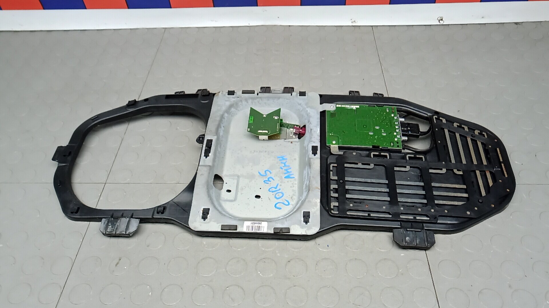 Антенна MERCEDES BENZ M-CLASS W164, Номер a2518202175