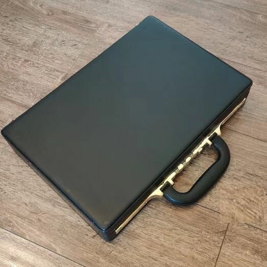 Дипломат кейс PU кожа и металл 38x26x6 см/ кейс с секретомD