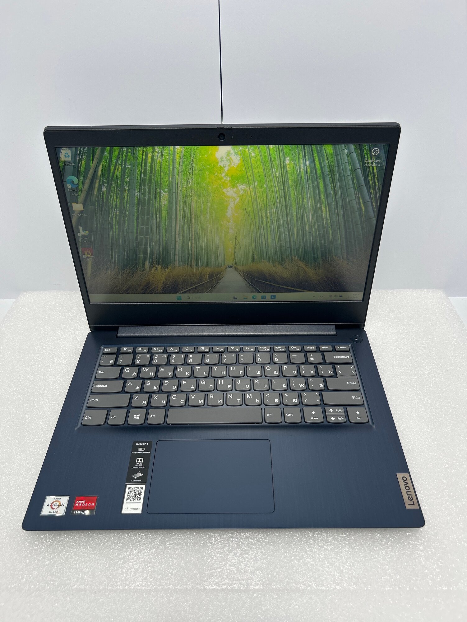 Ноутбук Lenovo IdeaPad 3-14ADA05 (81W000KQRU) 14"/AMD Athlon Silver 3050U /RAM 4GB/SSD 256GB/Radeon Graphics/1920x1080/TN/Windows 11/Подсветка кл-ры: Нет/Синий. Состояние: Уценка/небольшой след. на матрице от клавиатуры