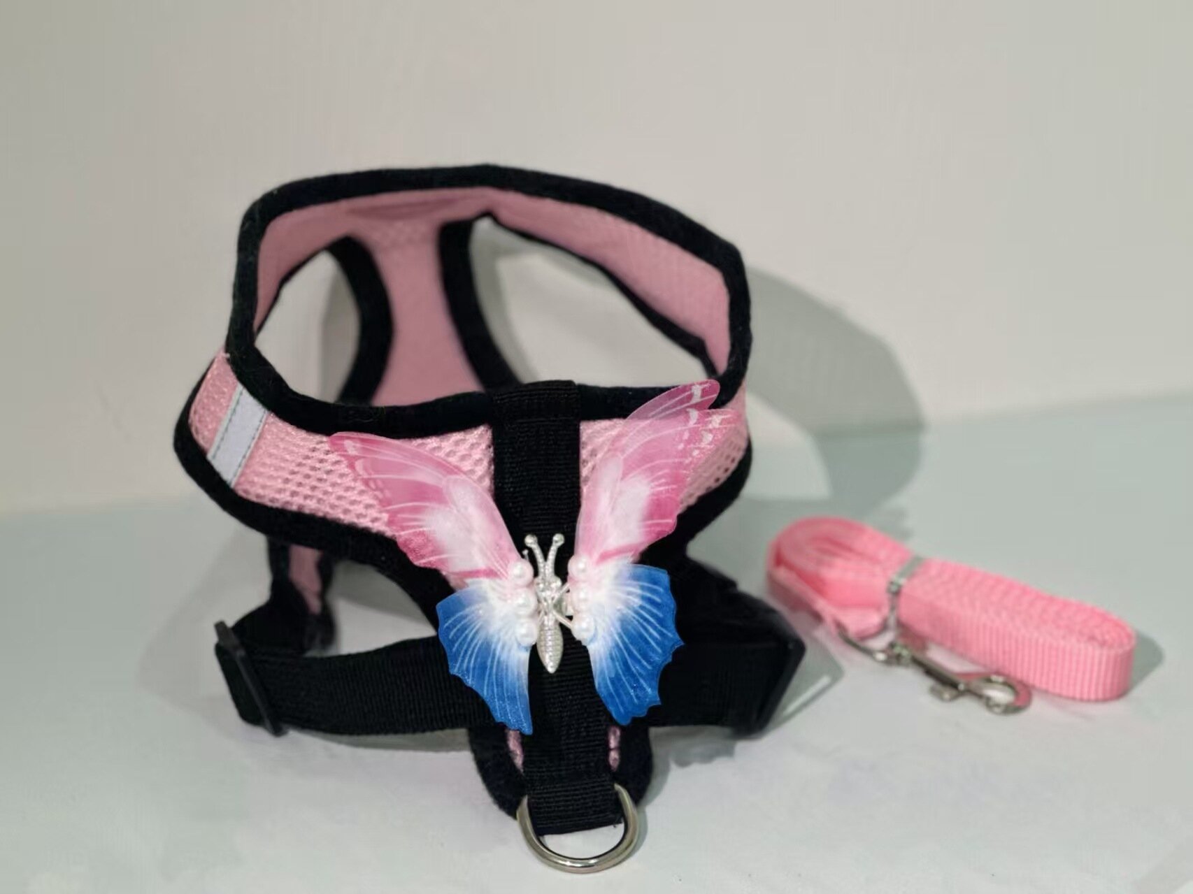 Бабочка-шлейка для кошек с непролазным поводком (в комплекте 1,2 м) Цвет：Розовый (в комплекте поводок 1,2 м)Размер：L:
