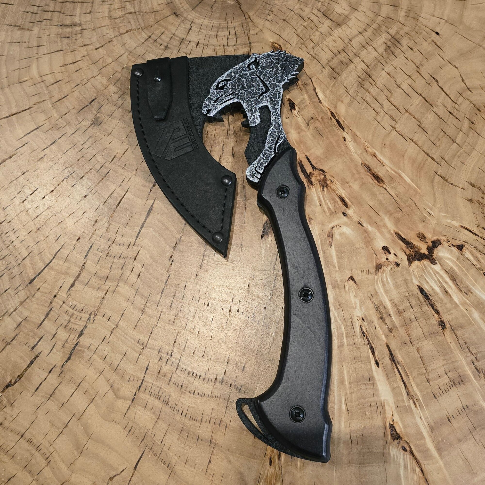 Кованный топор Барс с чехлом, сталь 45, рукоять ясень