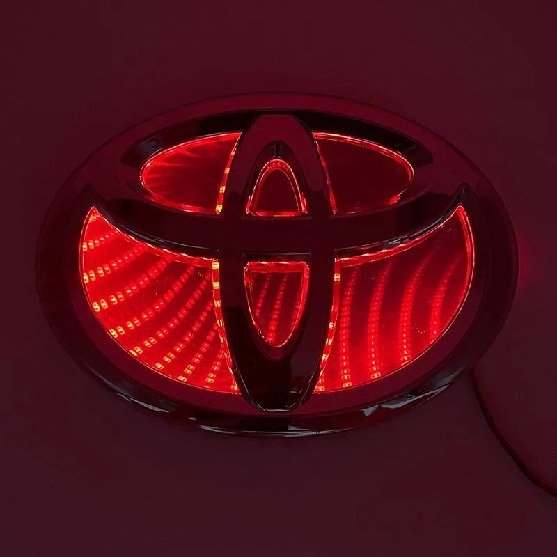 Шильдик эмблема Тойота светящаяся 3D для автомобилей Toyota 140*100mm
