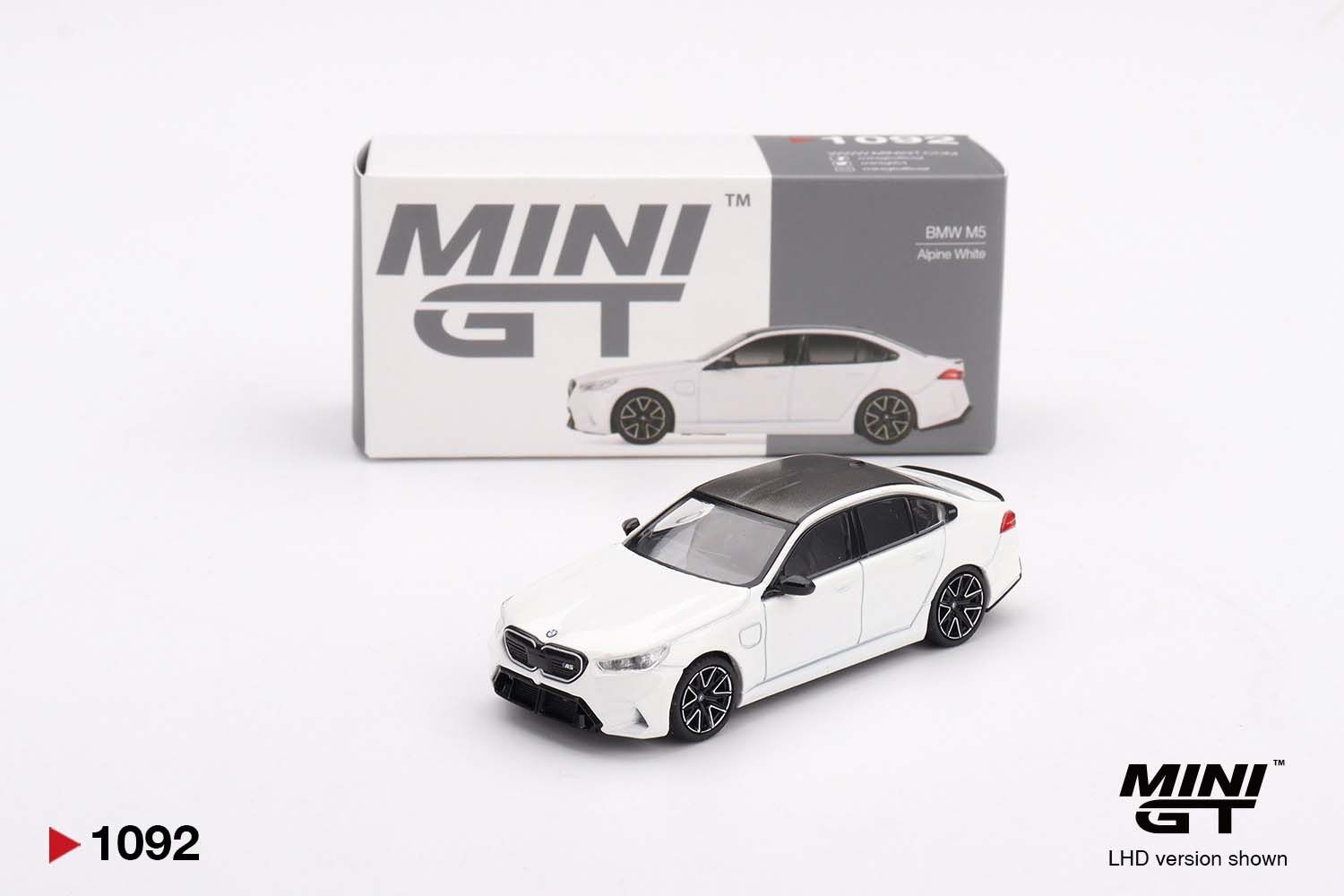 Машина MINI GT 1:64 BMW M5 MGT01092-CH