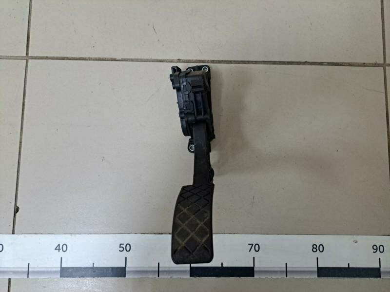 Педаль газа Volkswagen Polo Sed RUS 2011 кат.номер: 6Q1723503P