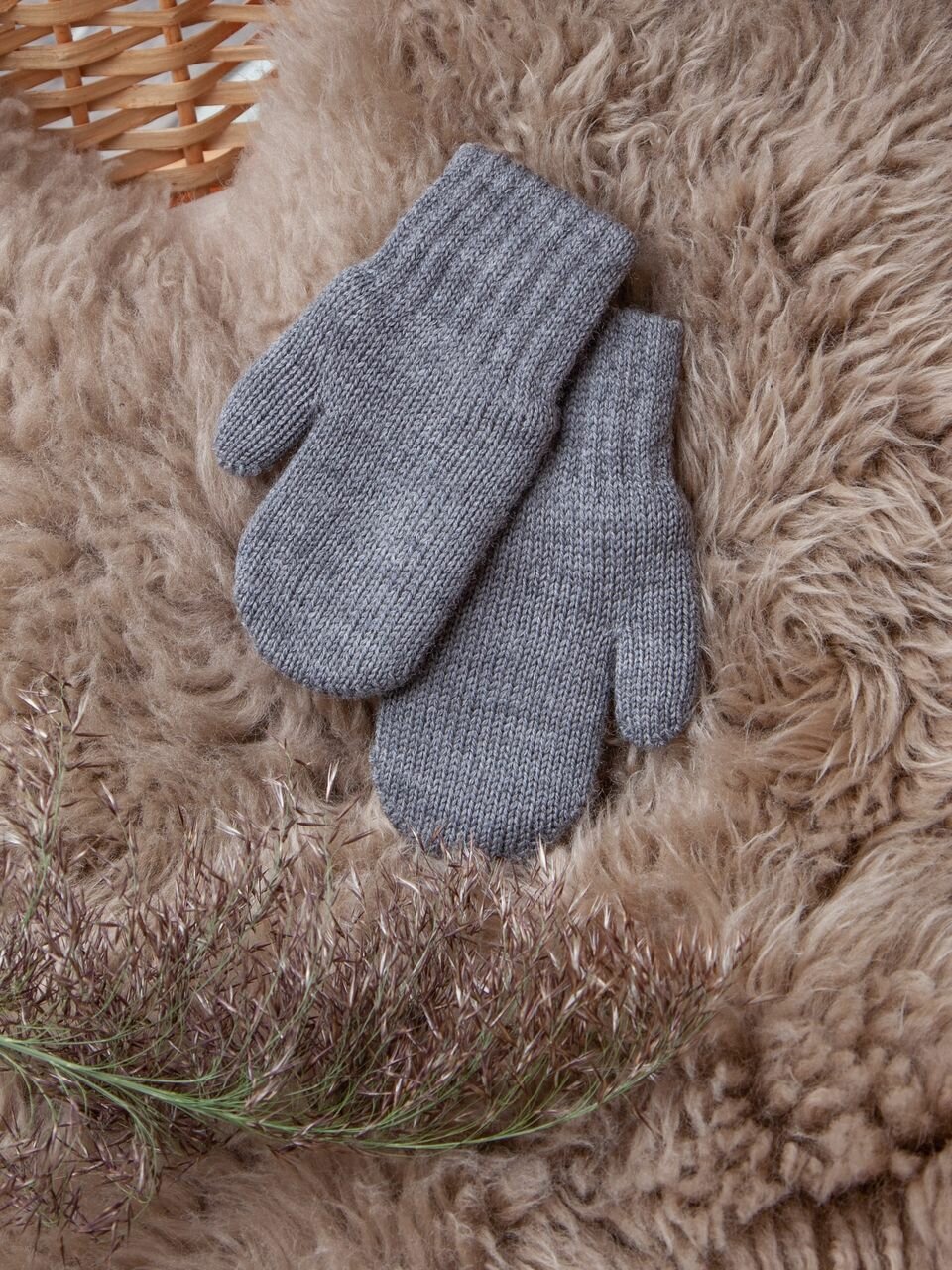 Варежки для взрослых и детей