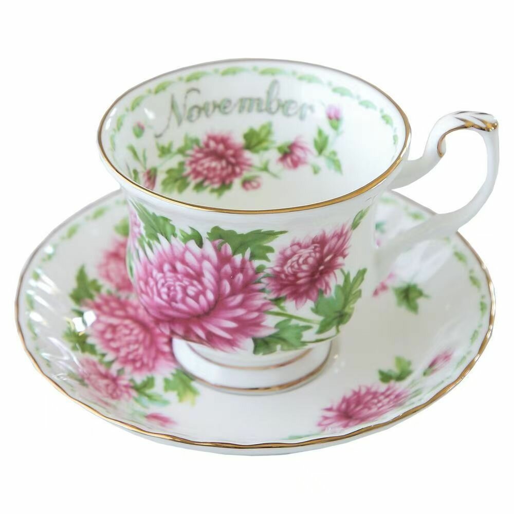 Чайная пара Royal Albert. Серия "Цветок месяца". Англия. Костяной фарфор. Клеймо 70-е гг. Сузуран в мае