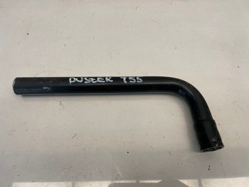 Б/У балонный ключ Renault Duster 2014 HSM F4RA400 46626 RENAULT арт. 995450001R