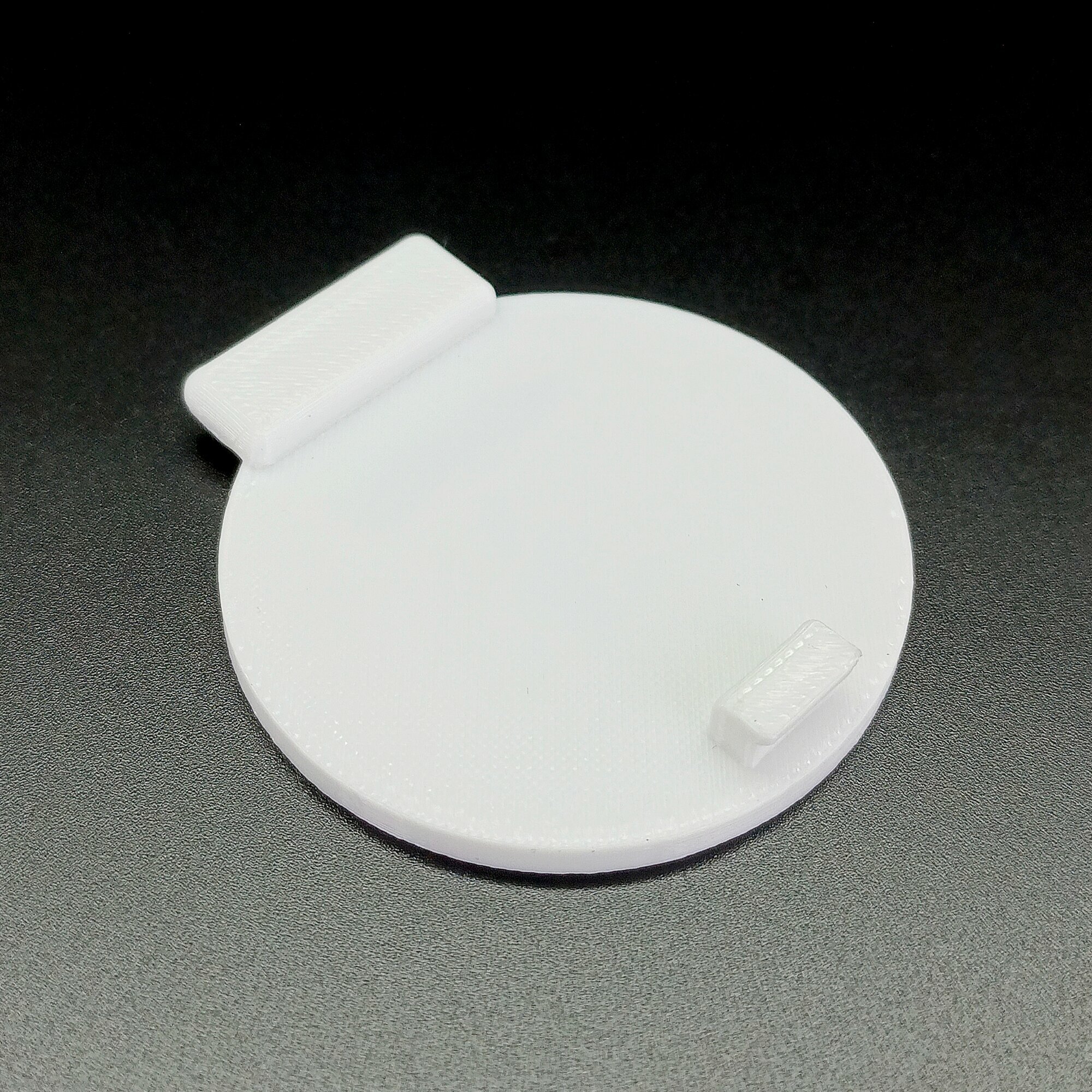 Заглушка заднего бампера Opel Astra H (2006), белая, 1 штука