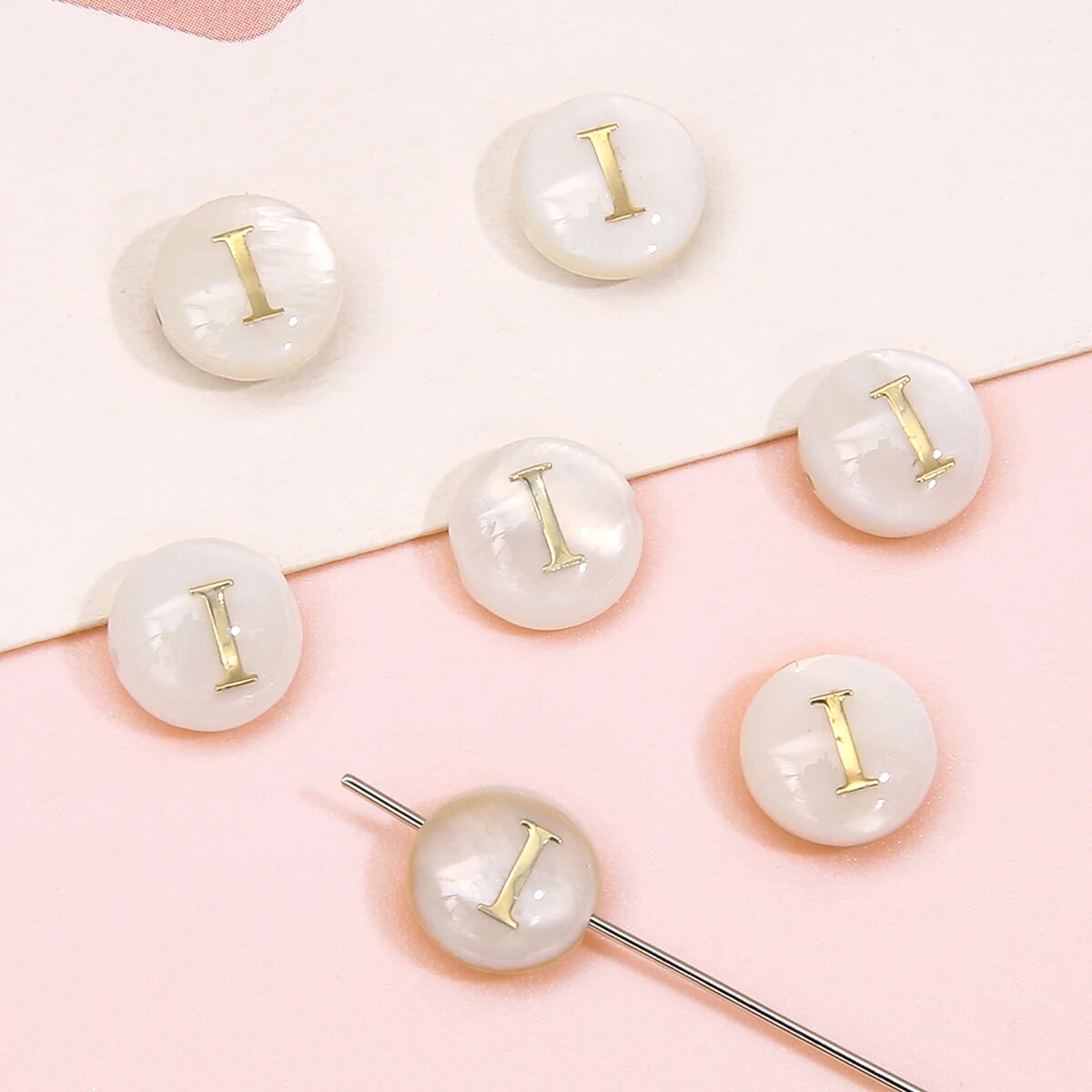 Бусины Beadia из ракушки с золотой фольгой, белые буквы, 8 мм Бежевый, 09