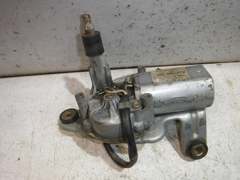 Моторчик стеклоочистителя задний Nissan Primera P1