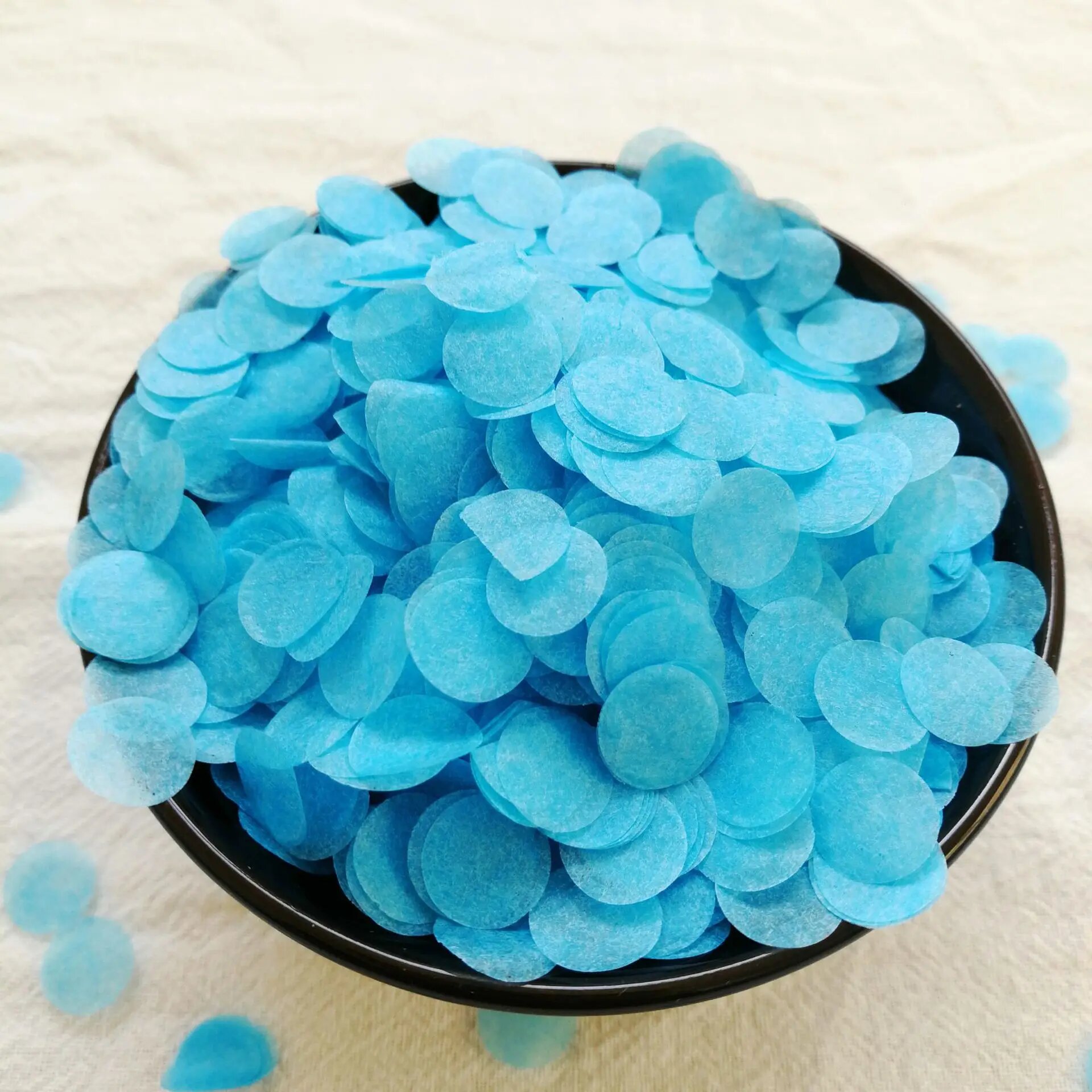 Биоразлагаемое бумажное конфетти 30 г для праздника Blue