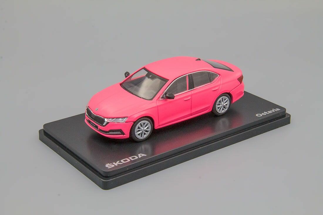 Масштабная модель Skoda Octavia IV (2020) 1:43 - Pink