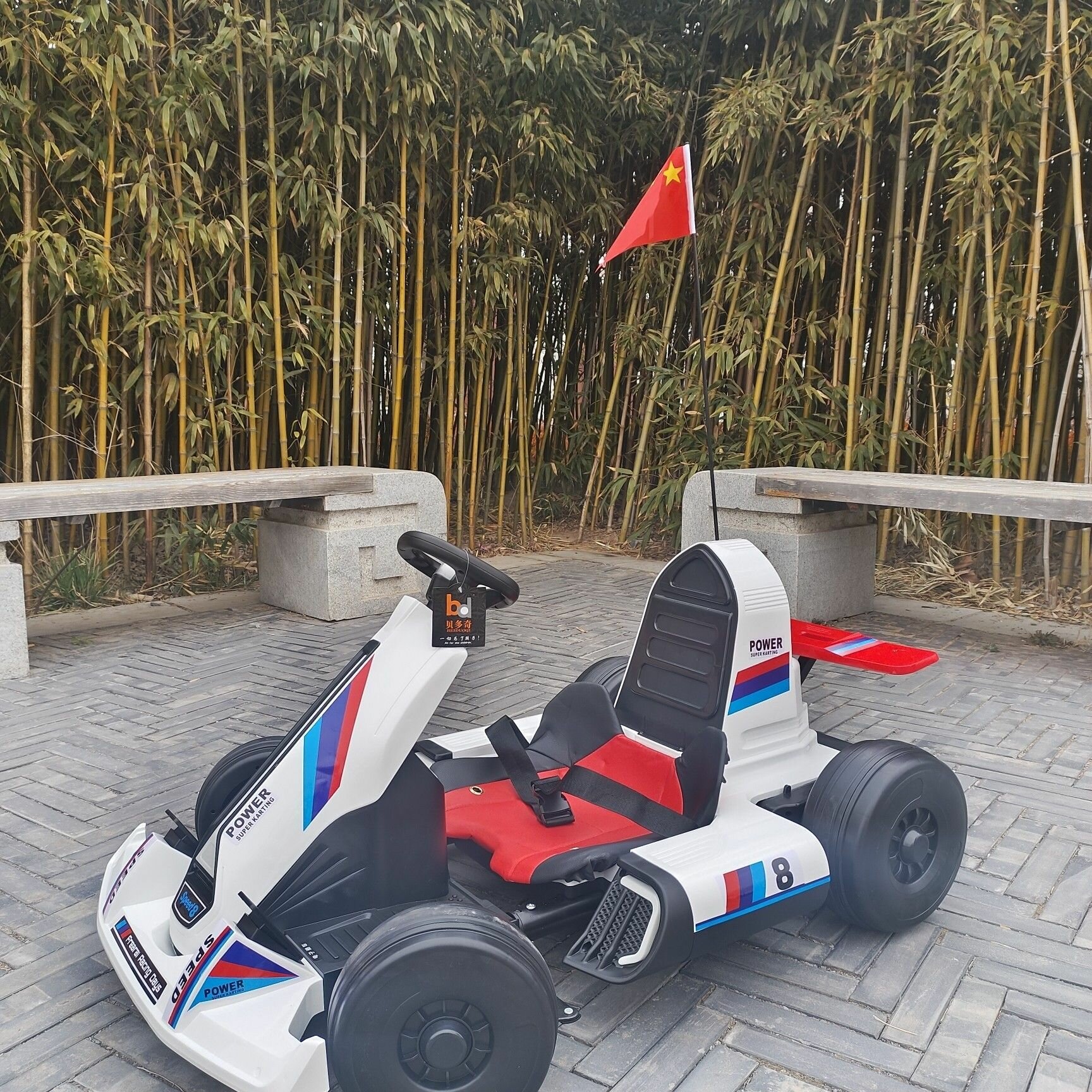 Карт электрический, mp3 плеер, задний ход, звуковые эффекты, мягкие сиденья, пульт управления