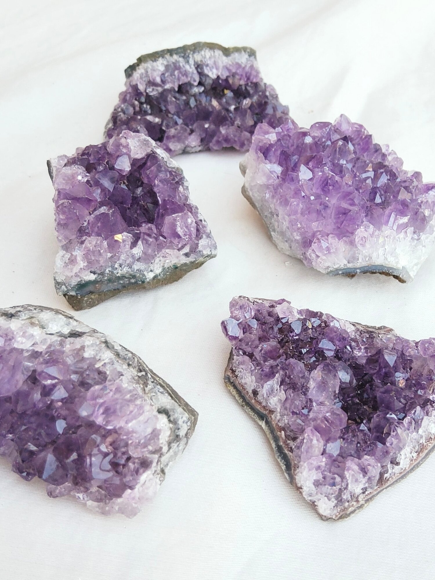 Друза из натурального камня Аметист амулет. Размер малый (s)