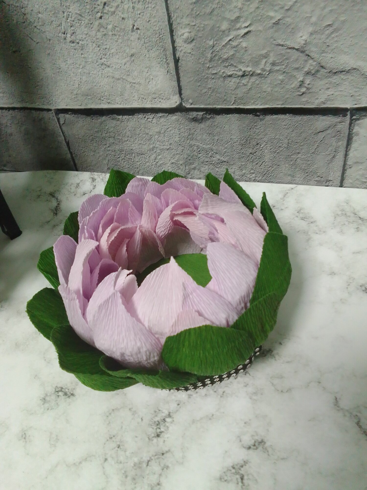 Декоративная конфетница "Пион", гофрированная бумага, цвет зеленый/сиреневый