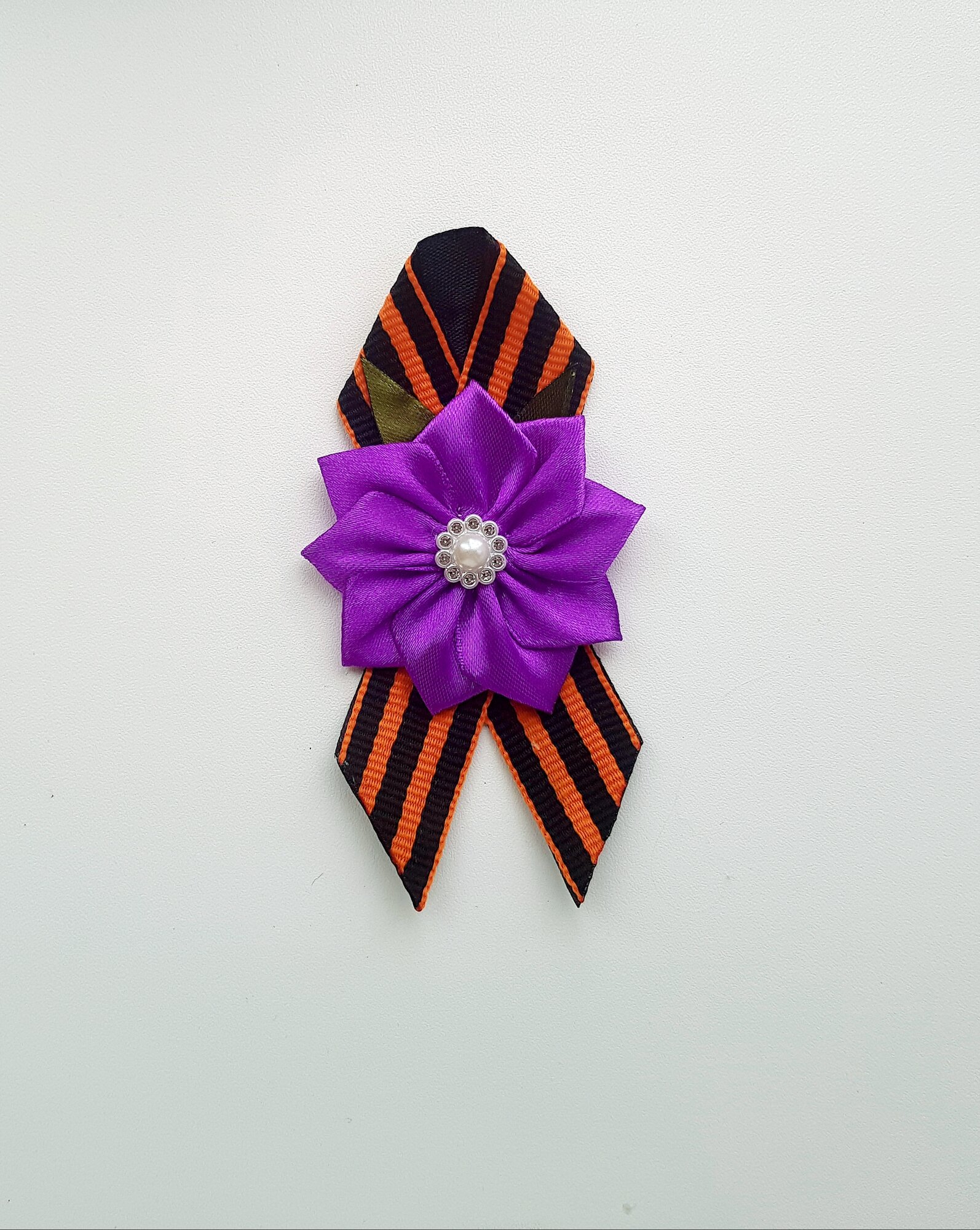 Брошь, стразы, металл, жемчуг имитация