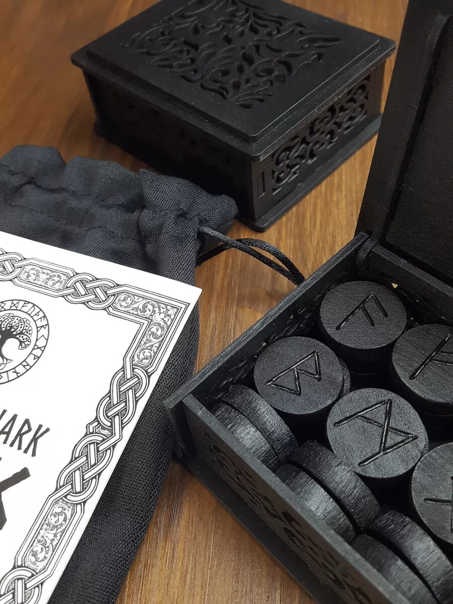 Руны скандинавские для гадания "Чёрная Берёза" box & bag
