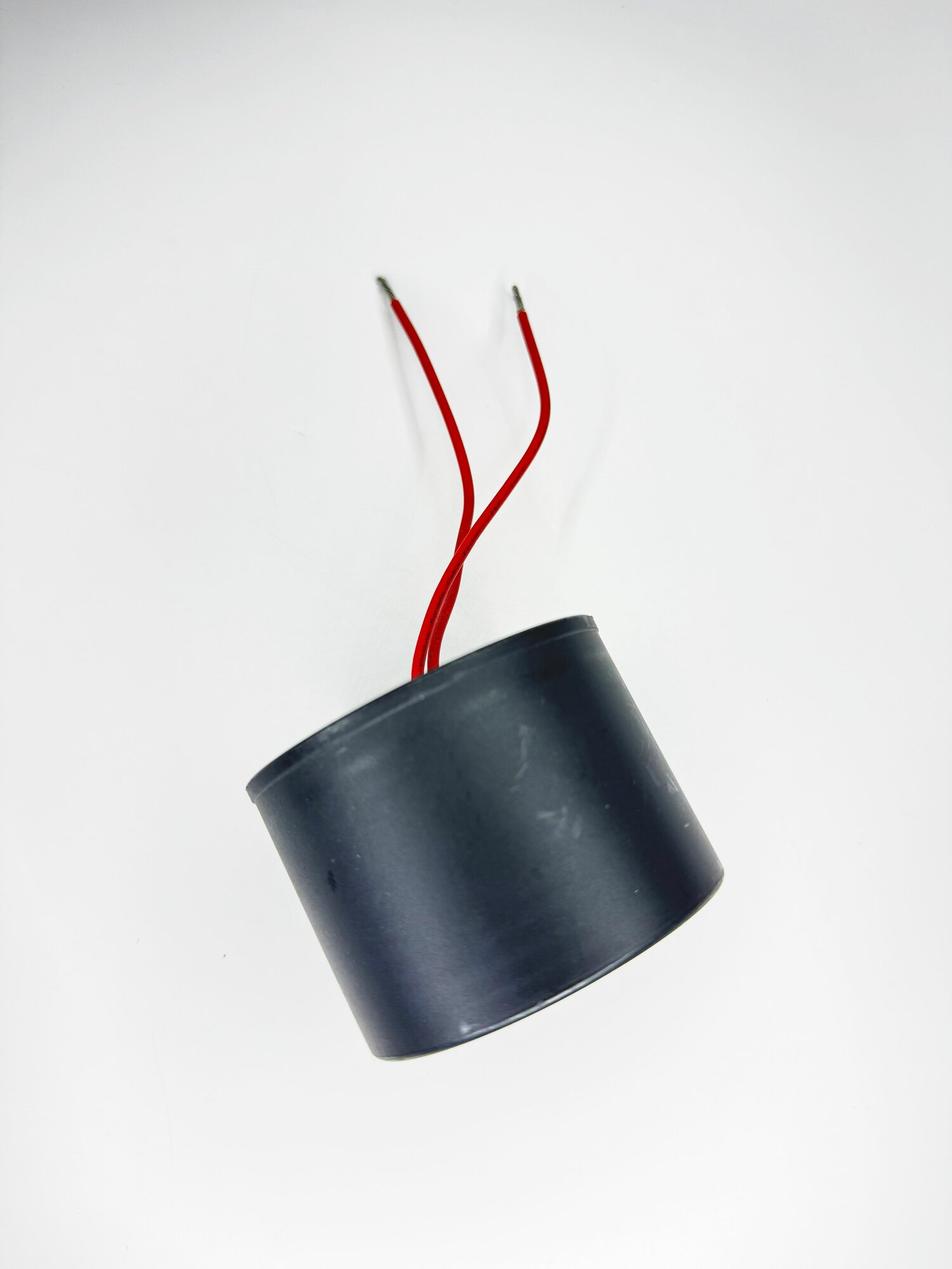 Пусковой конденсатор CBB60 60 uF для погружного насоса