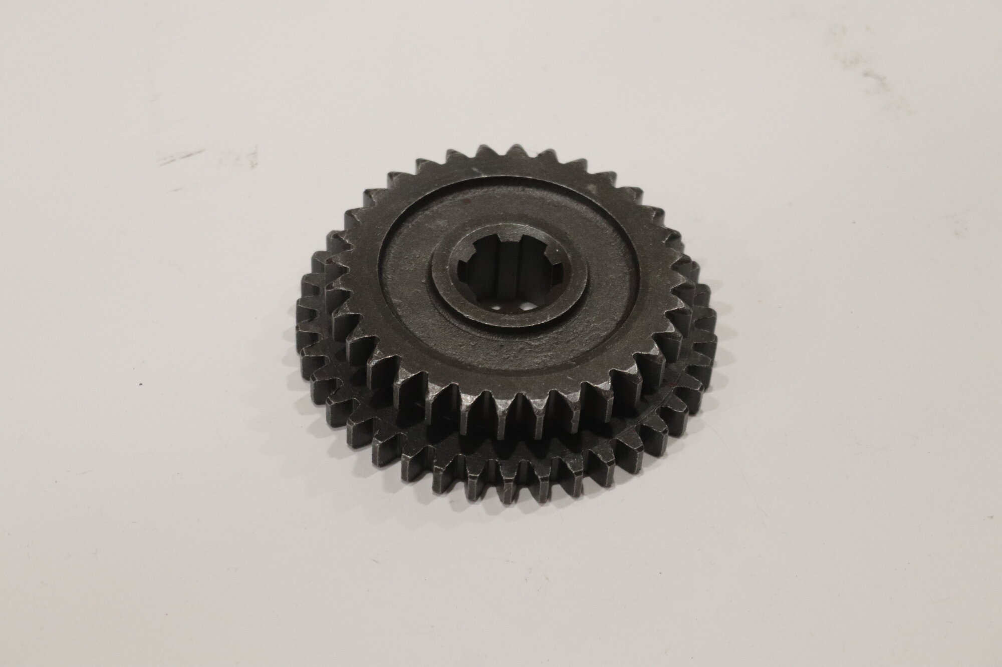 Шестерня Т16-3713-1А заднего хода для тракторов Т-40, Т-25, Т-16 — деталь коробки передач