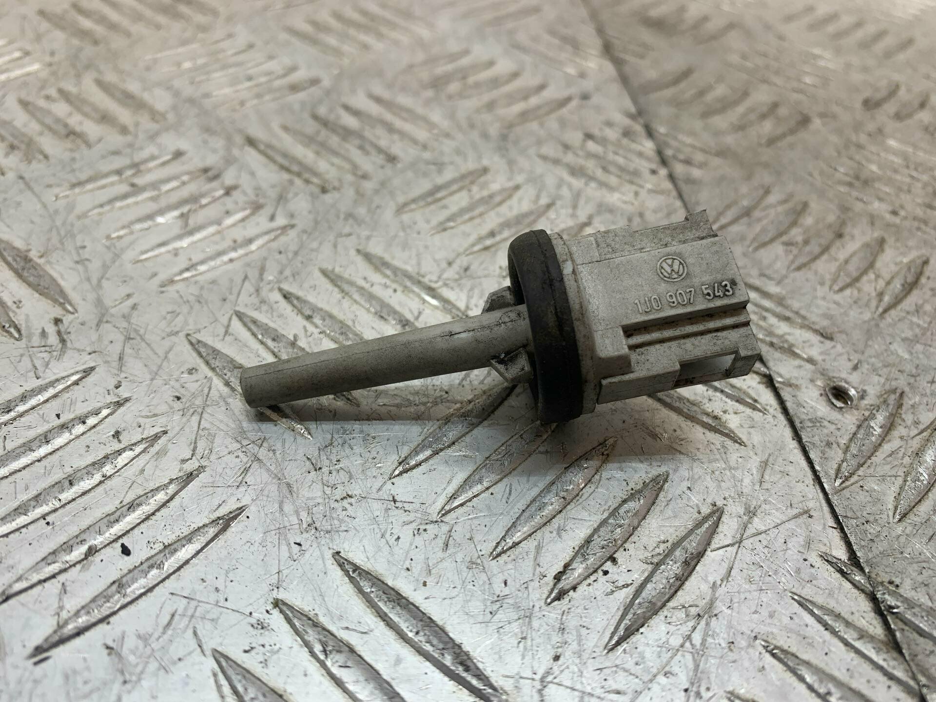 Датчик наружной температуры Audi A6 C6 (2004 - 2008) 1J0907543