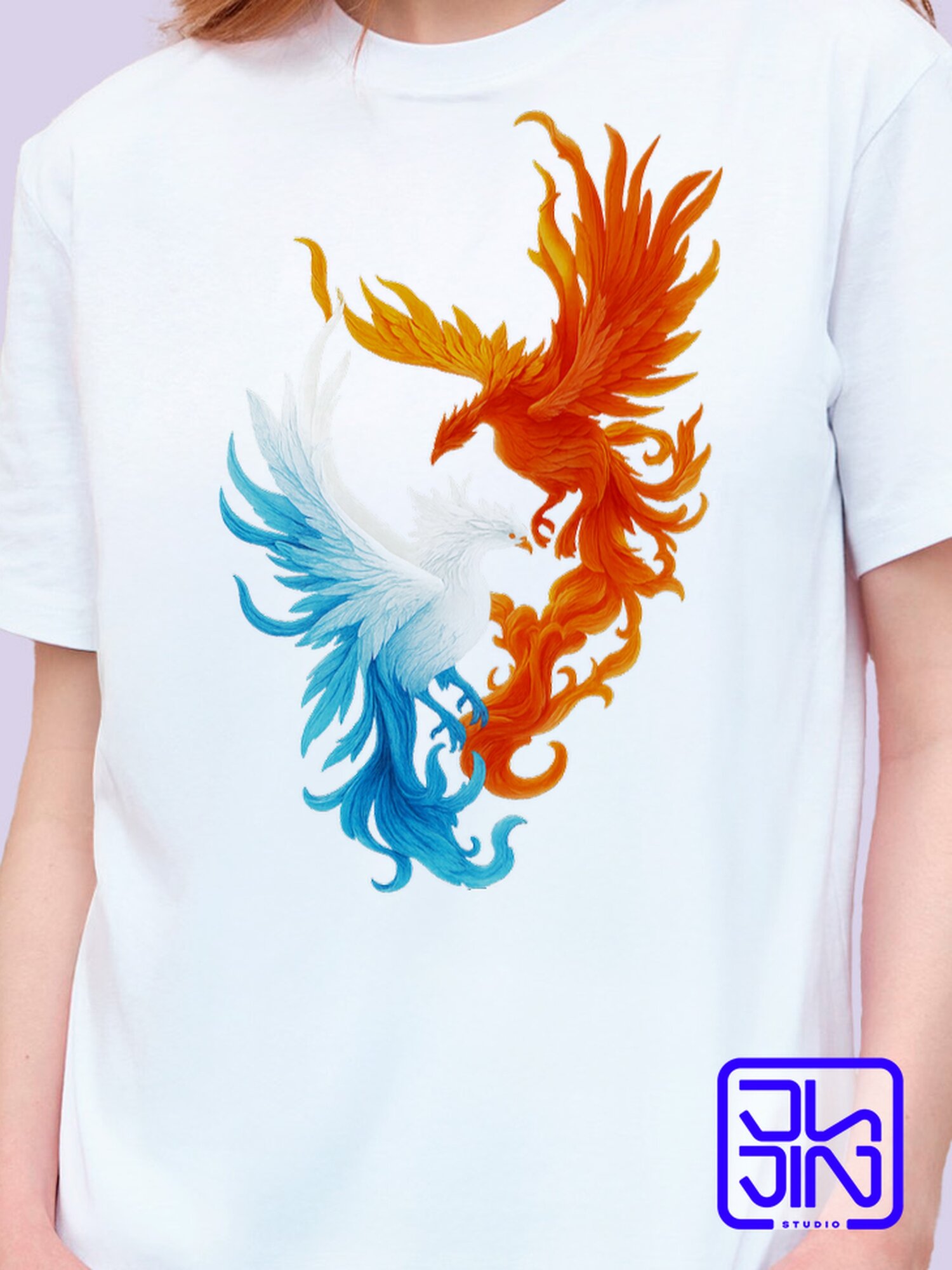 Футболка классическая женская с авторским принтом Феникс дизайнерский оранжевый, белый инь янь с огненным, крутым пламенем, белый хлопковый трикотаж с прикольным рисунком на груди