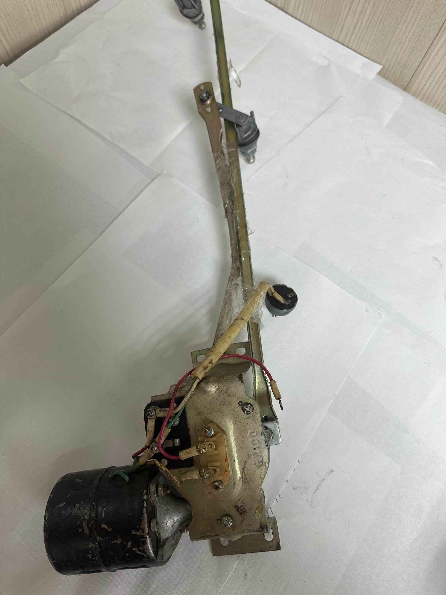 Мотор стеклоочистителя ГАЗ-53