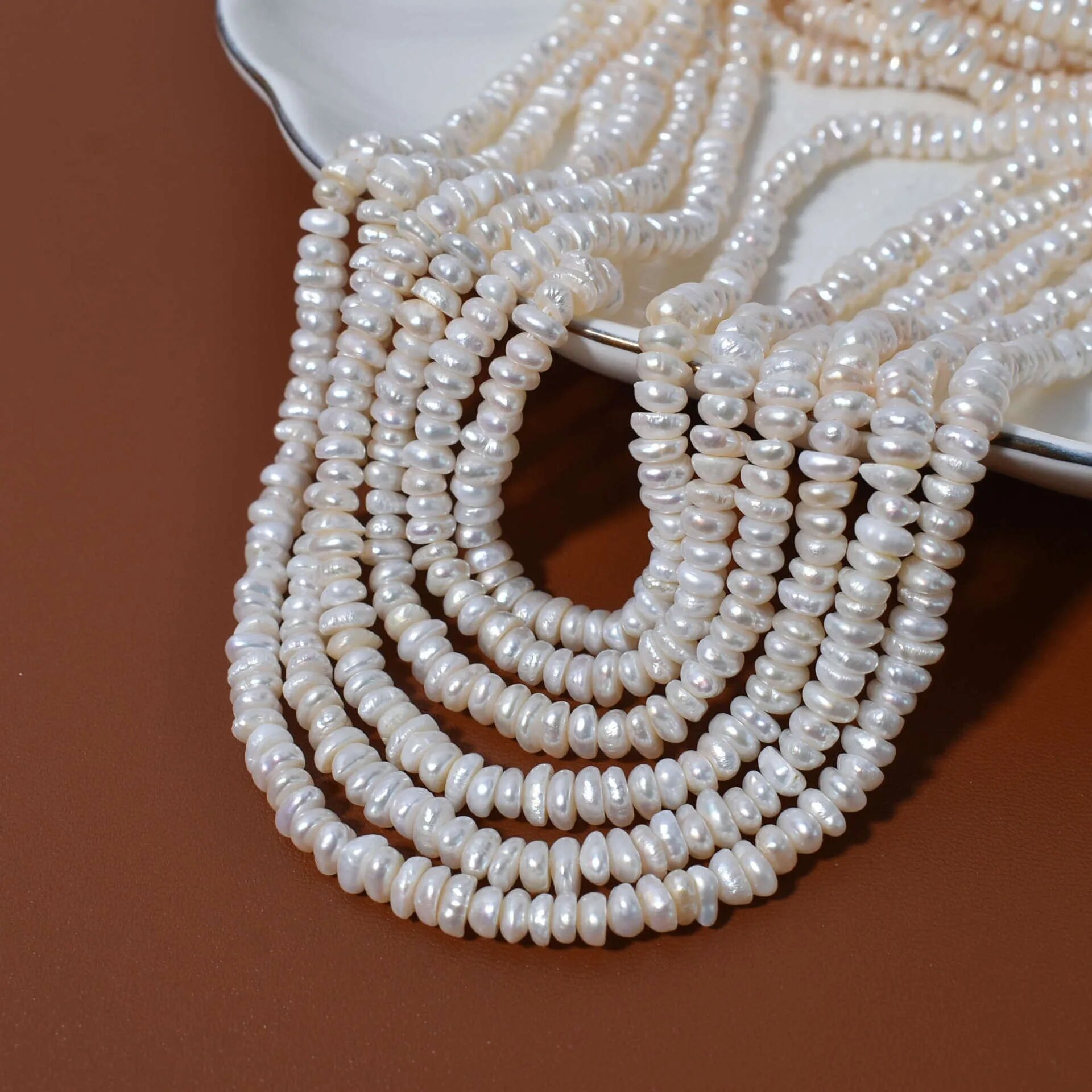 Заводской 4-5 мм плоский круглый натуральный пресноводный жемчуг в форме пуговиц оптом