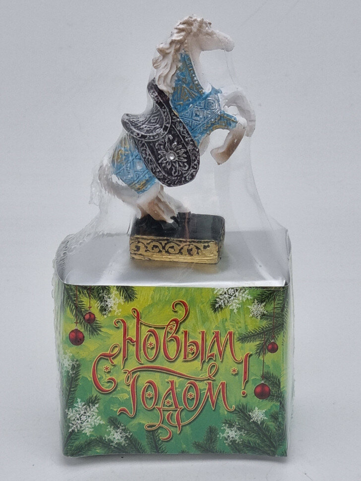 Чай зеленый ручной сбор 40гр + статуэтка лошади с новым годом