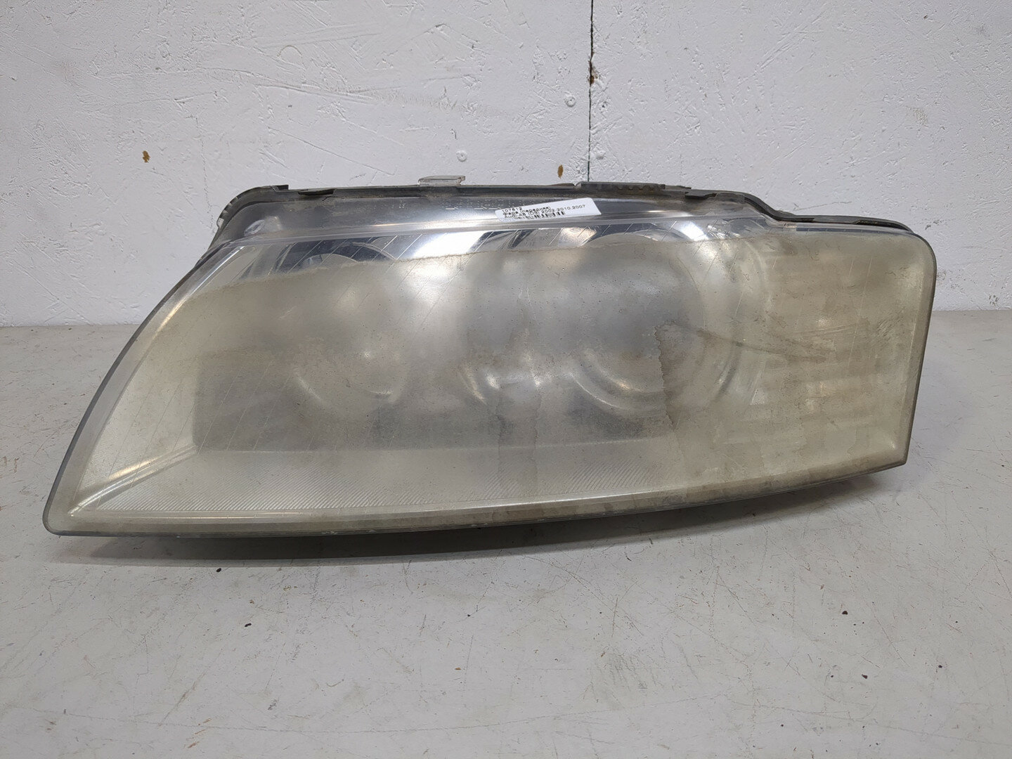 Фара (передняя) левая Audi A8 (D3) Б/У