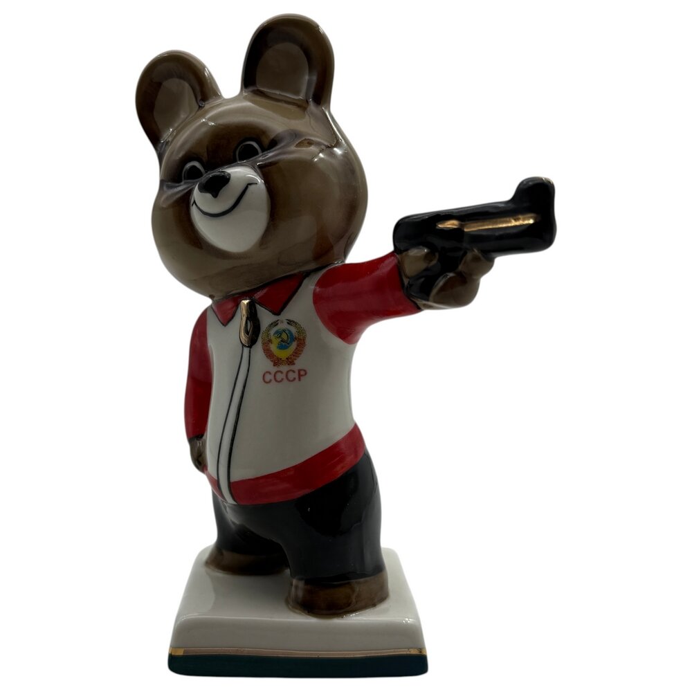 Фарфоровая статуэтка "Олимпийский Мишка - Пулевая стрельба СССР", 2022-2024 гг, Вербилки (красный)