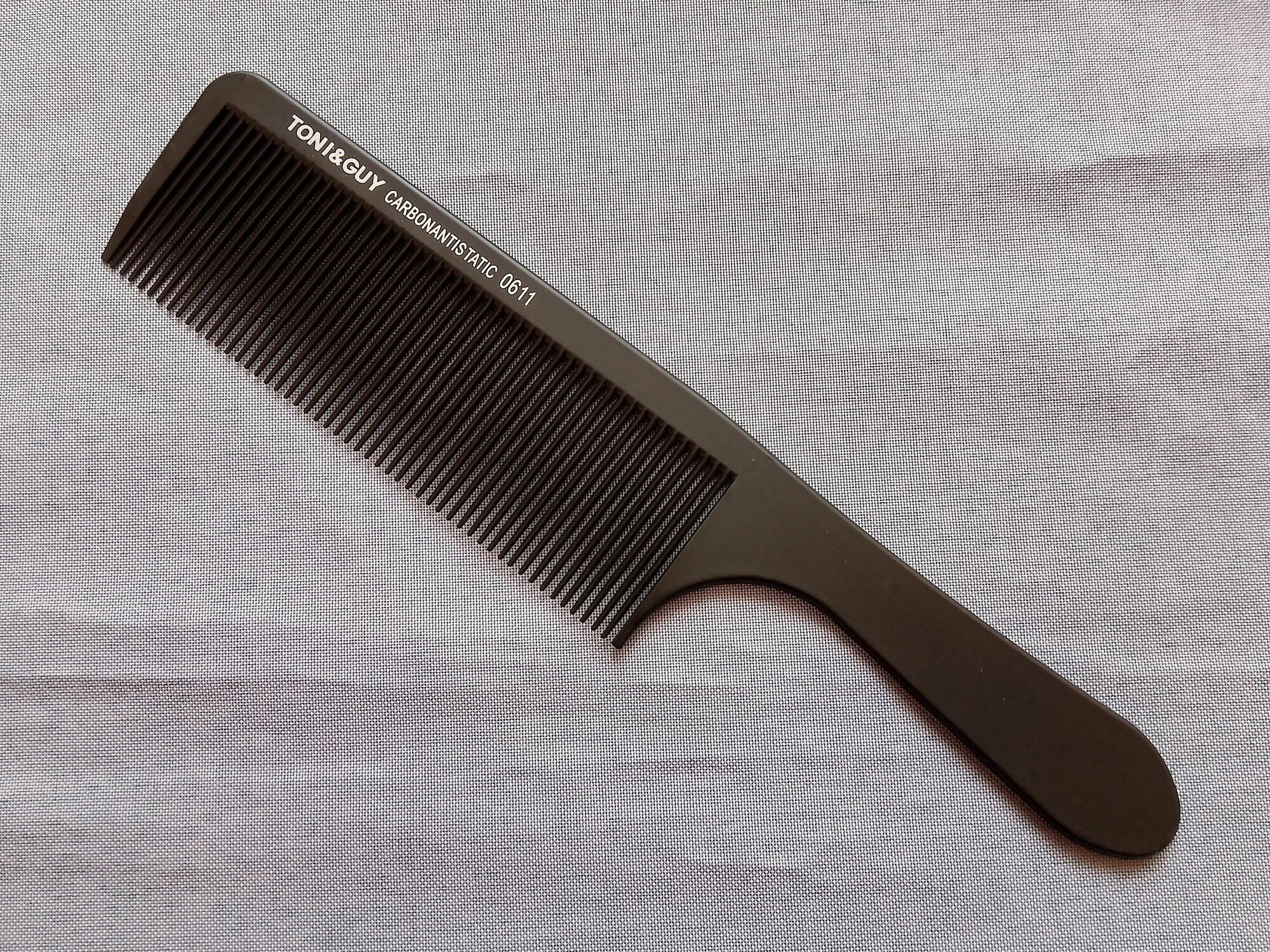 Расческа TONY&GUY, карбоновая, с ручкой, 21.5 см, антистатический эффект, черная