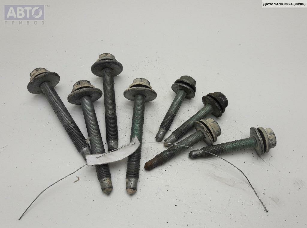 Болт крепления Volkswagen Passat B5+ (GP)