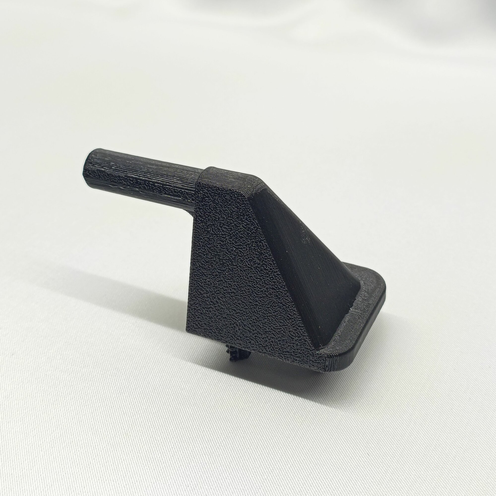 Кронштейн полки багажника мерседес A Class (W177) (правый), черного цвета