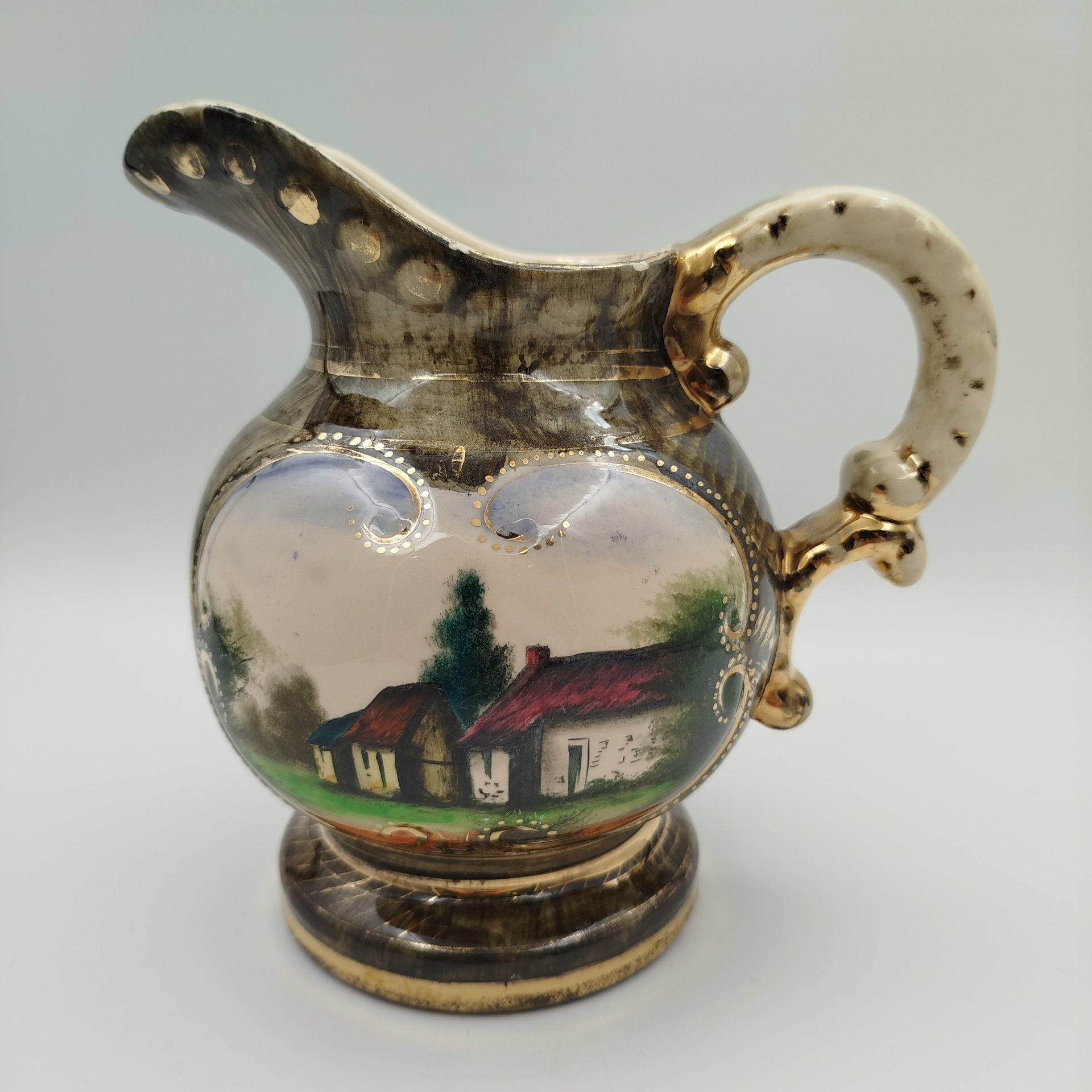 Кувшин для напитков с сельским пейзажем и фигурной ручкой, керамика, роспись