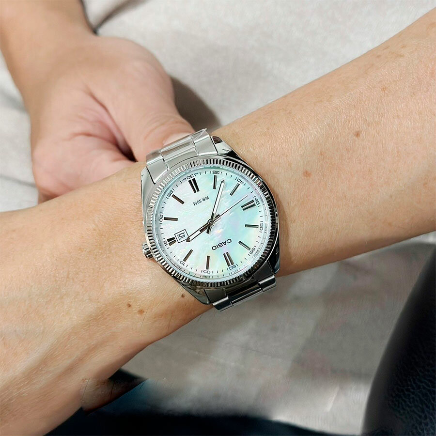 Наручные часы CASIO Collection, белый, серебряный — фото 1
