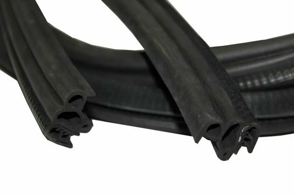 Уплотнитель проема двери Камаз