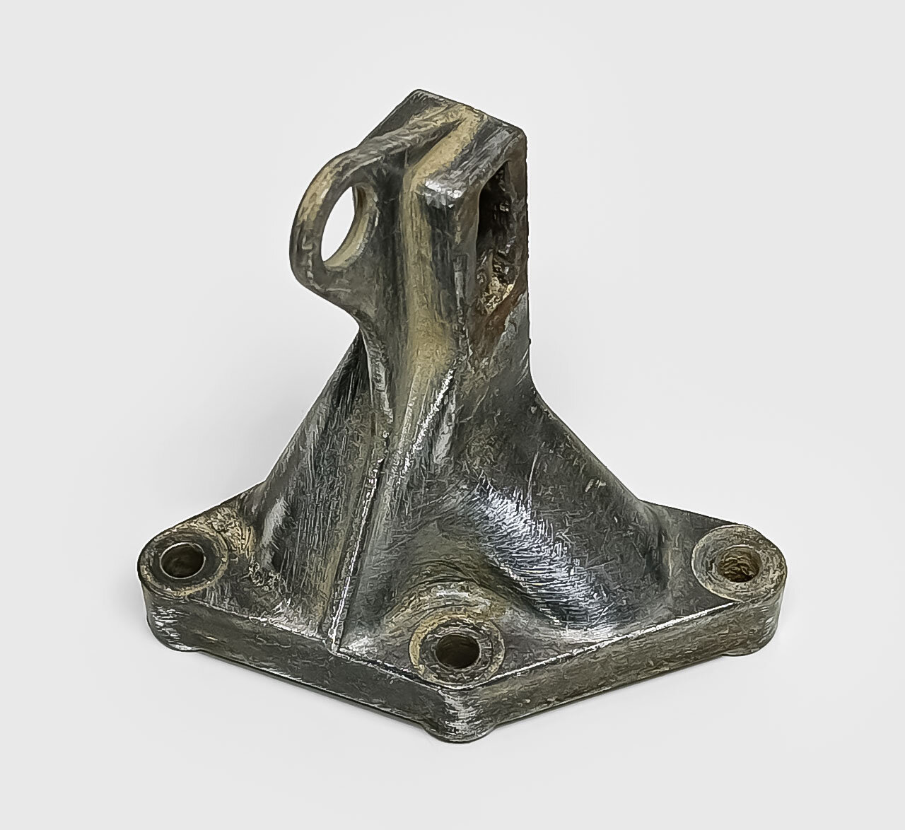 Кронштейн МКПП Passat B3