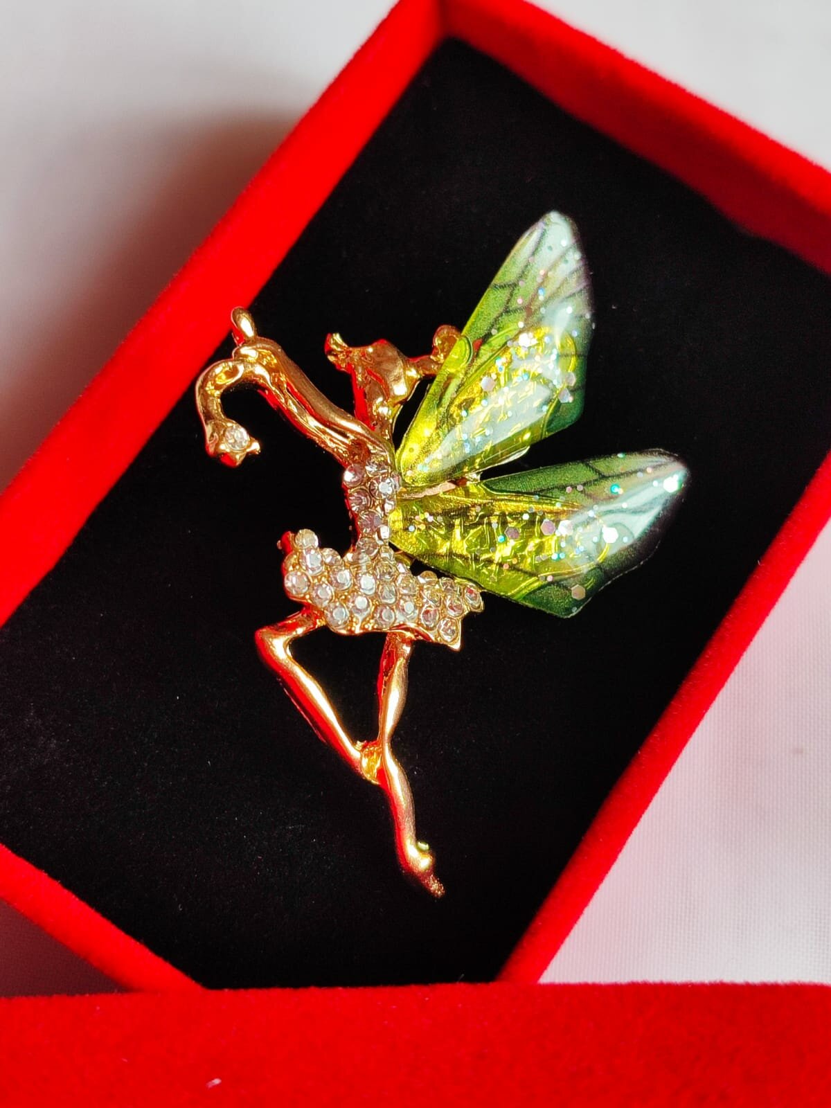 Брошь, стразы