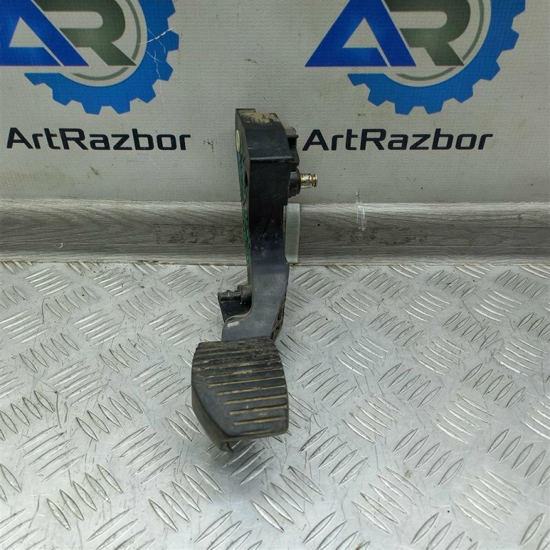 Б/У Педаль сцепления Peugeot 307 / Пежо 307 2.0 EW10 RFN 10LH06 138Л.С. 2002