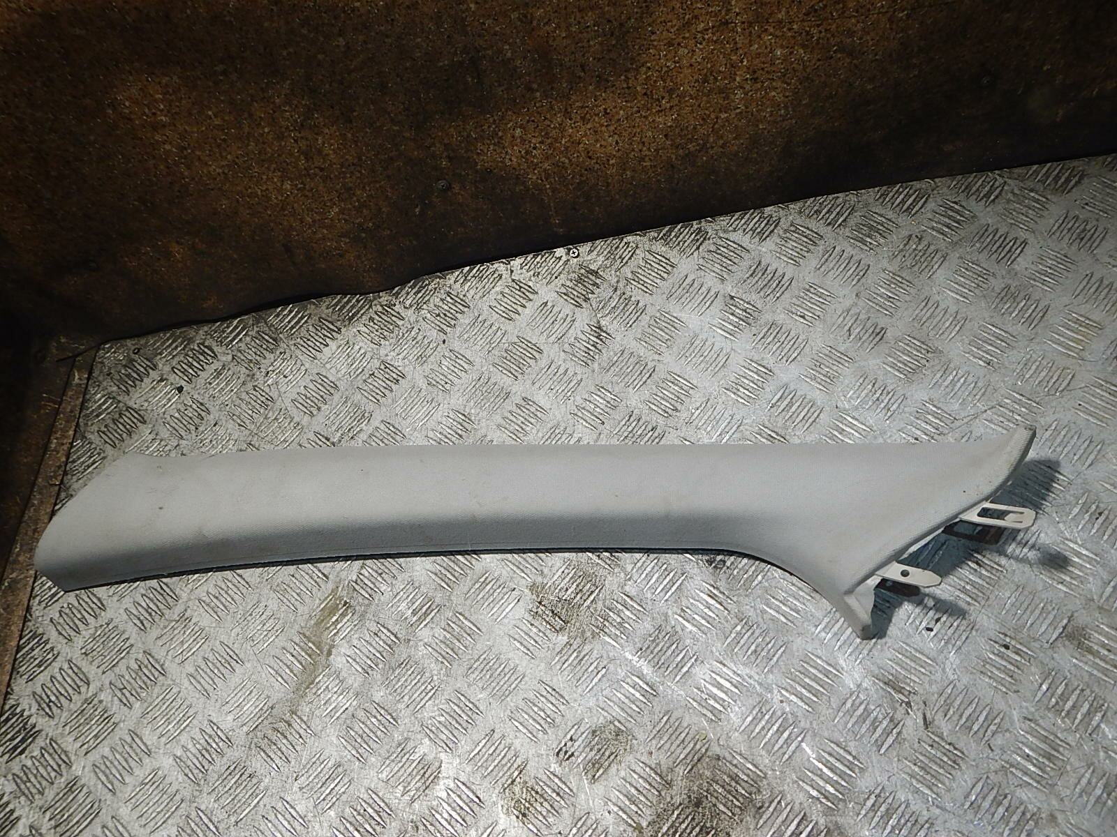 Б/У Обшивка стойки передней левой, Ford (Форд)-MONDEO (07-14) FORD MONDEO (07-14) Царапины. 598768 FORD арт. 1748207