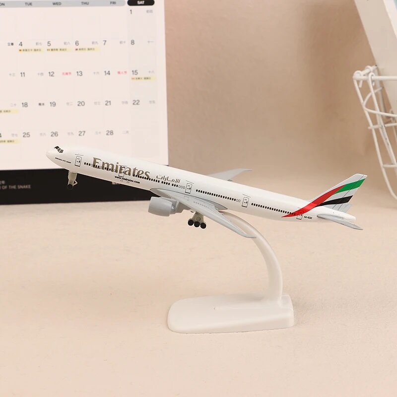 Пластиковая модель самолета Boeing 777 JETTING 20 см