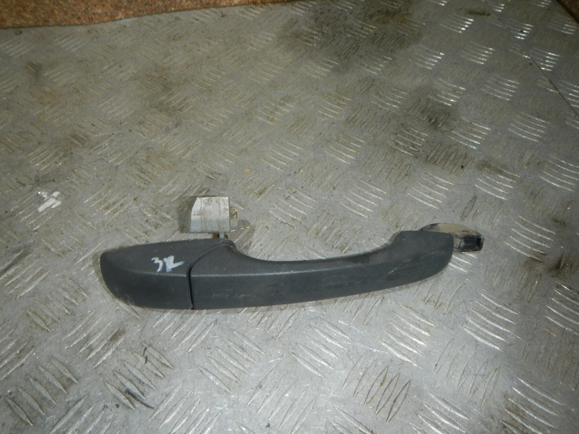 Б/У Ручка двери наружная, Dodge (Додж)-CALIBER (06-13) DODGE CALIBER (06-13) Правая. Царапины. 599398 CHRYSLER арт. 50741...