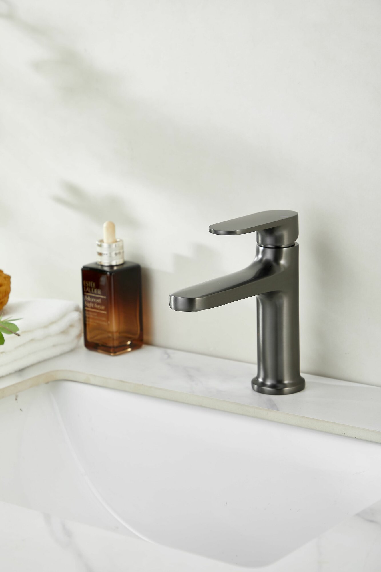 Смеситель монолитный для раковины латунный, кран для умывальника BELZ B10713-3